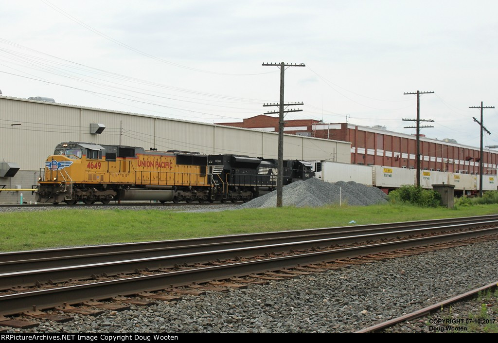Norfolk Southern Eastbound Intermodal